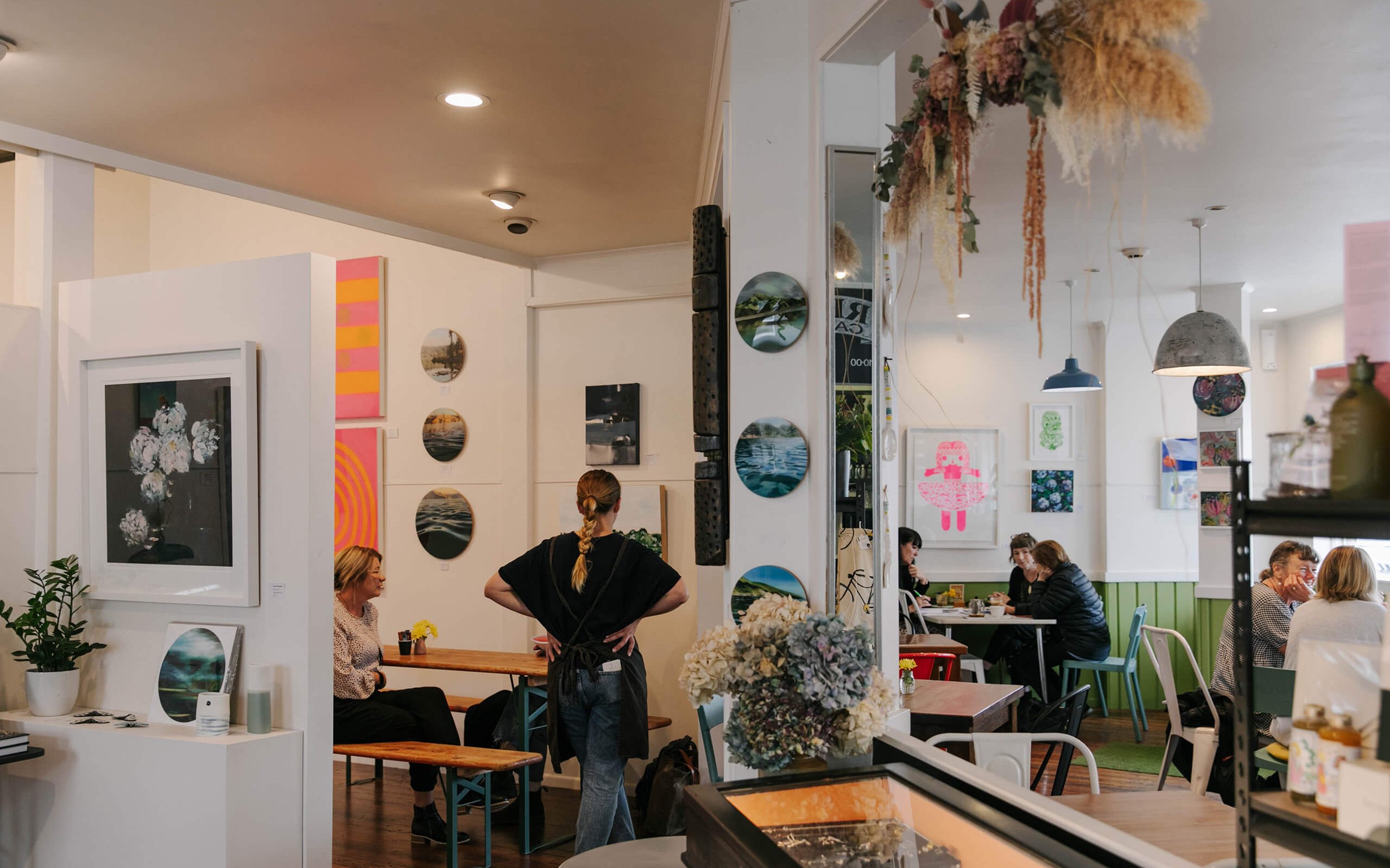 RED Art Gallery & Café